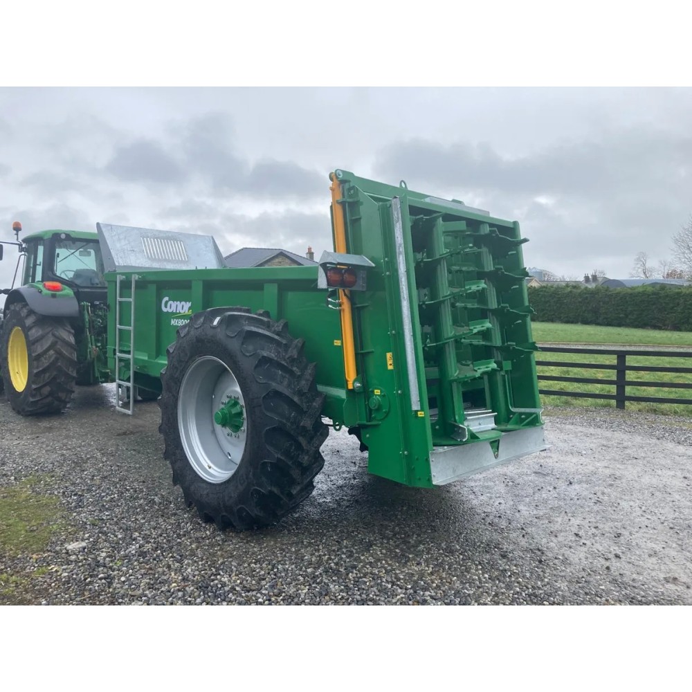 Conor 8 ton rear discharge spreader